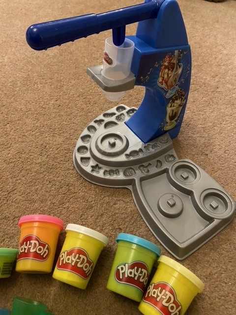 Play-Doh Ice Cream Drizzle Machine Kitchens Creations Review – What's ...