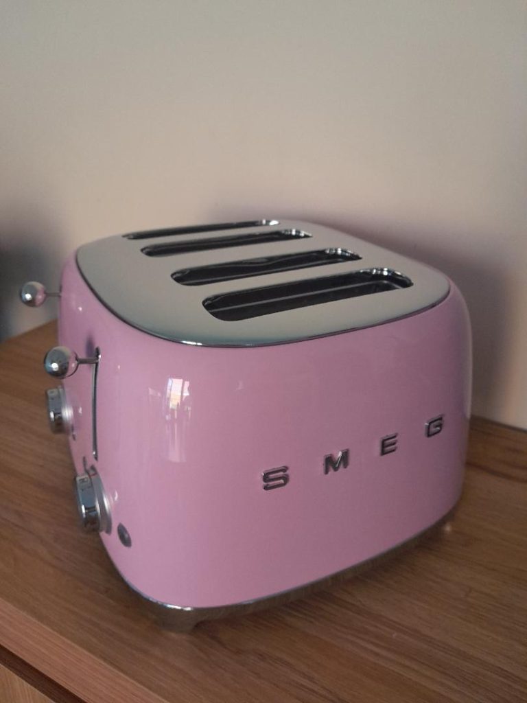SMEG 50’s Retro Iconic Toaster Review – What's Good To Do