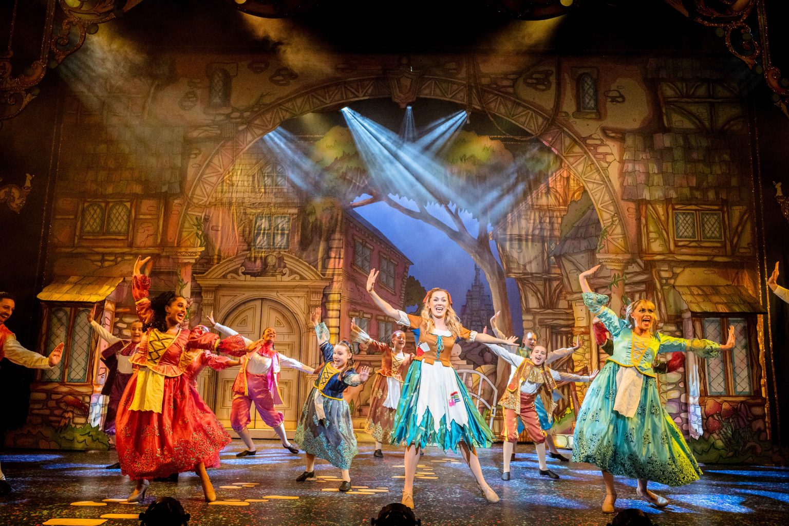 Cinderella At The Victoria Theatre Halifax Review – What's Good To Do